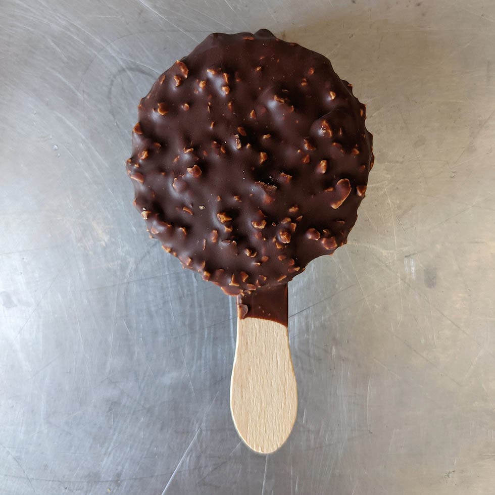 On a testé les nouvelles glaces Ferrero Rocher