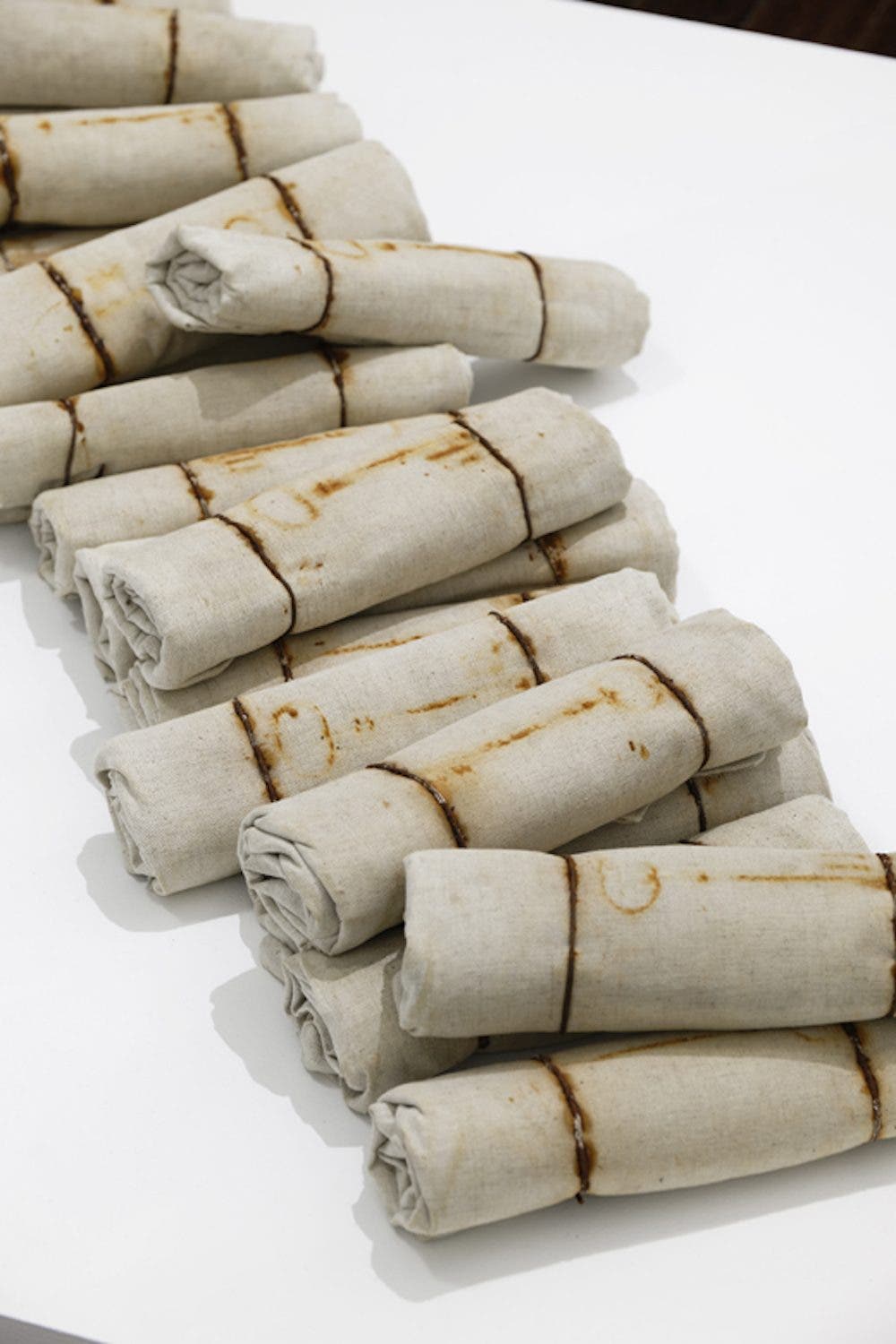 5 œuvres puissantes sur la guerre et le déracinement de l’artiste ...