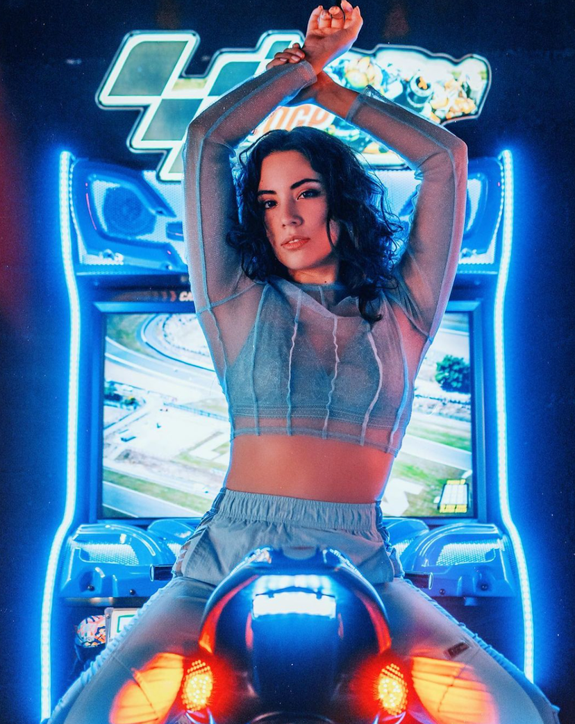 Rencontre avec Andrea Pedrero, “la Sirène” d’Inoxtag, artiste devenue célèbre malgré elle sur l ...