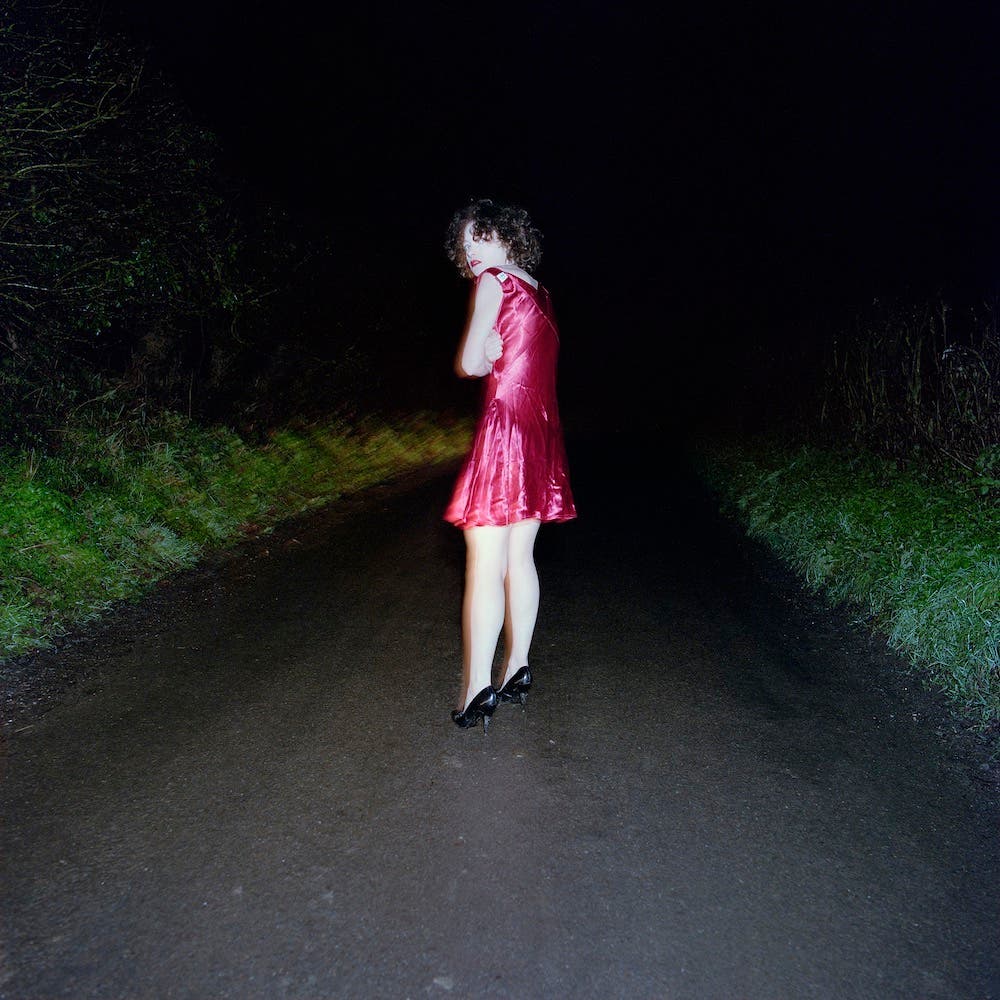 Choquées par un féminicide dans leur village, deux artistes imaginent ...