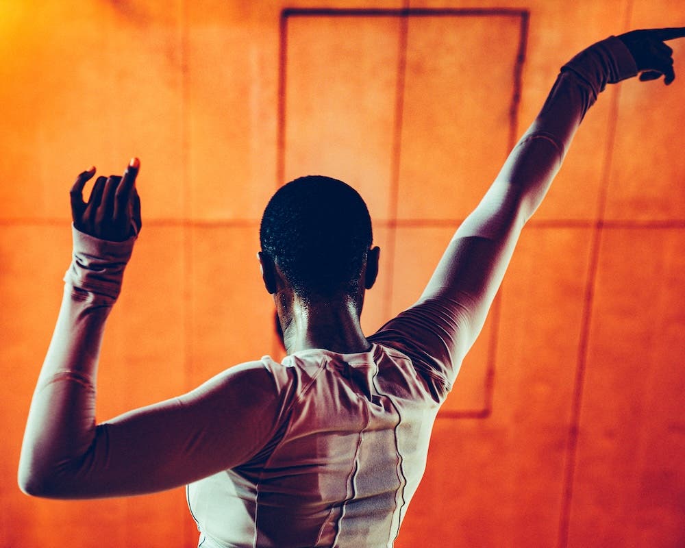 Figure incontournable du whacking, Mounia Nassangar danse pour “rester ...