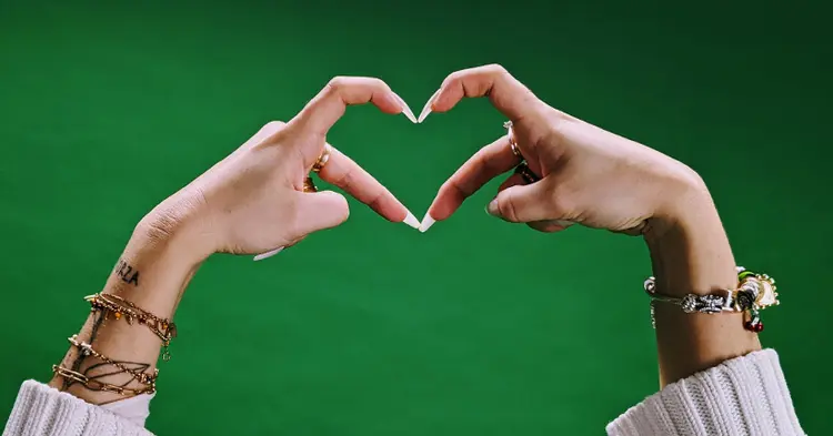 On a classé (objectivement) les cœurs avec les doigts