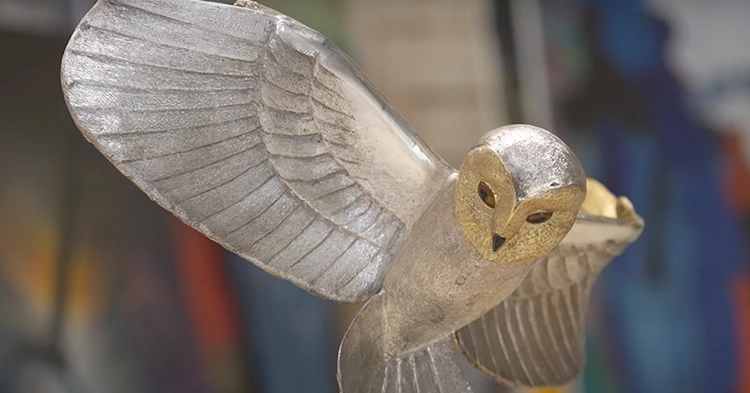 On vous raconte l’histoire du logo Parental Advisory Explicit Lyrics qu ...