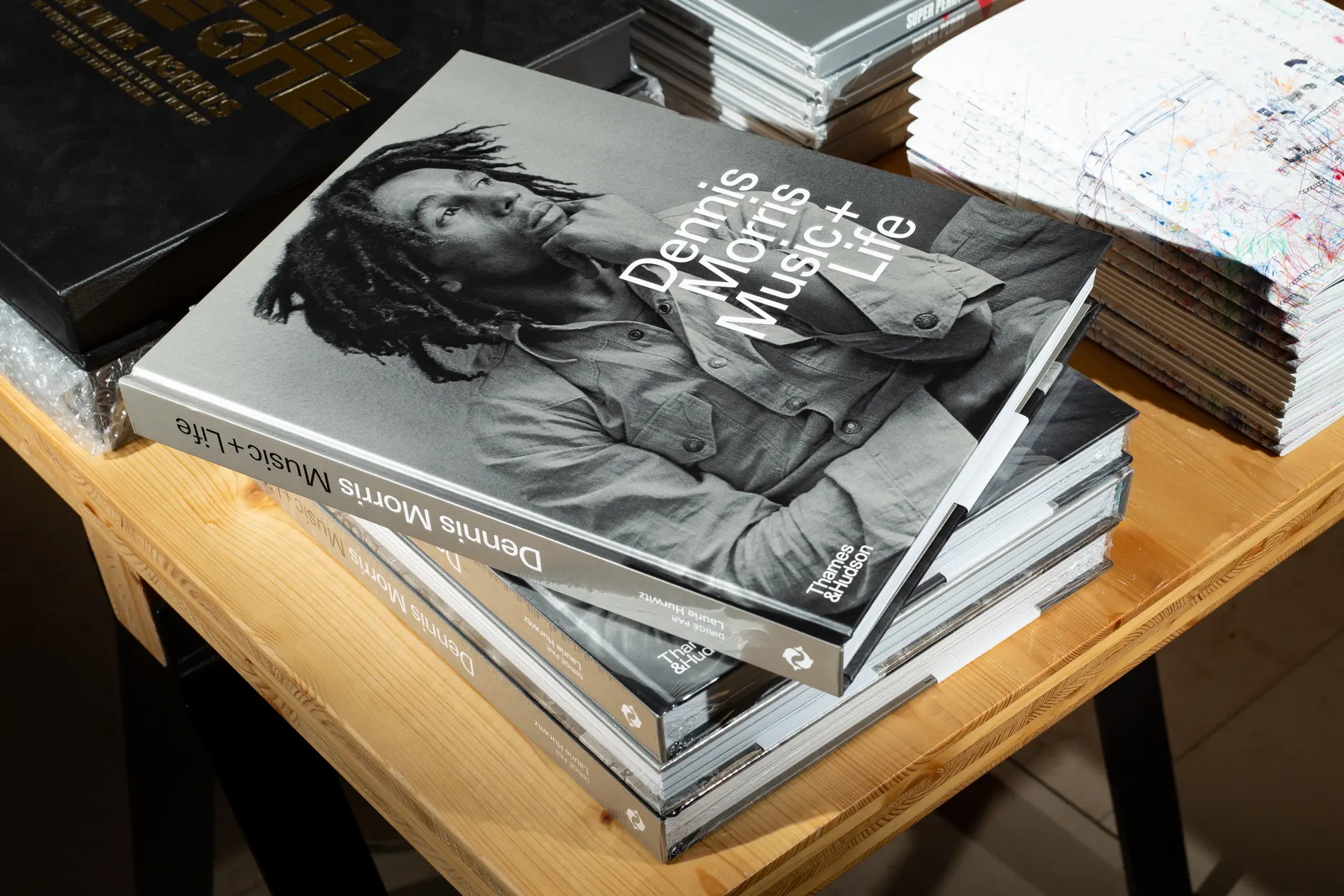 Gagnez des lots autour de l’exposition Dennis Morris à la MEP