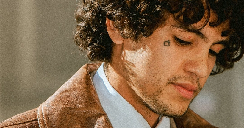 Est-ce que le signe JuL est devenu ringard comme le Dab