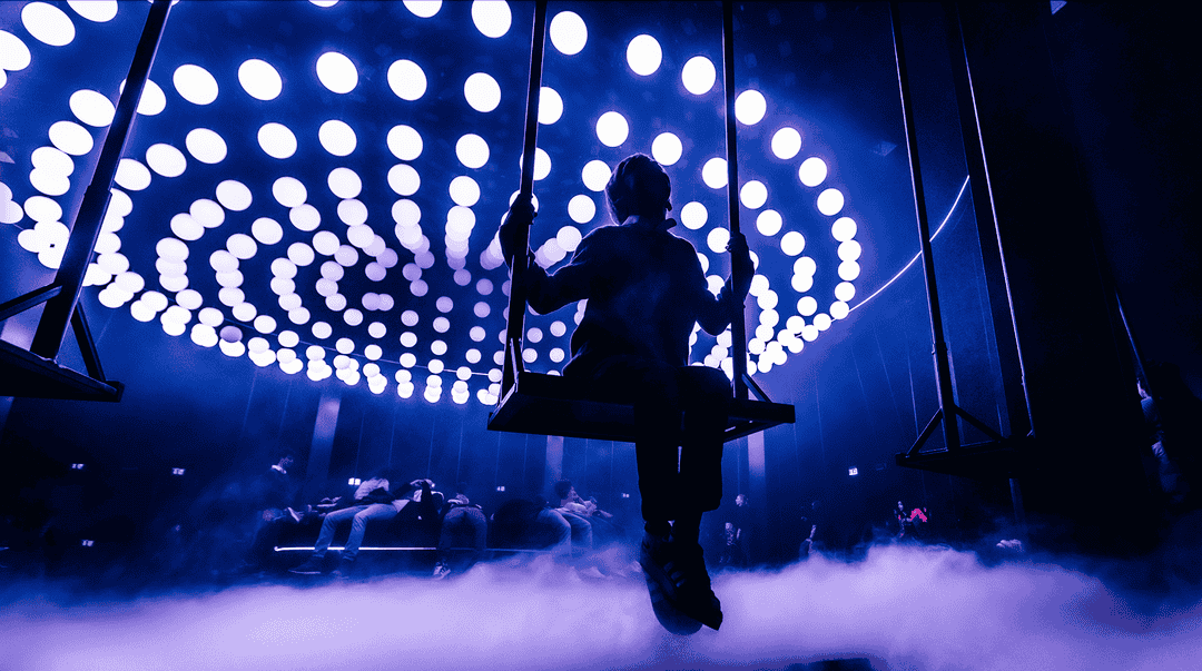 Est-ce que le signe JuL est devenu ringard comme le Dab