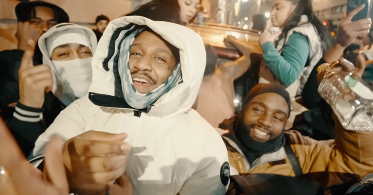 Mais c’est quoi ce robot hyper blasé qui est désormais un mème viral ...